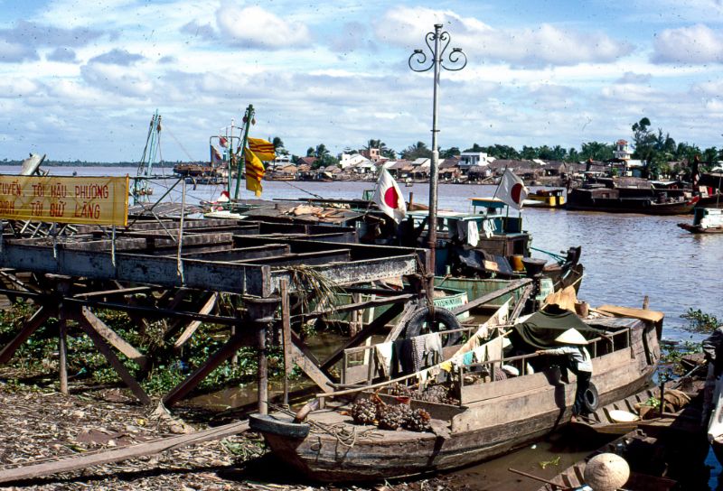 50 Fascinating Photos Capture Everyday Life of Vietnam in the Late ...