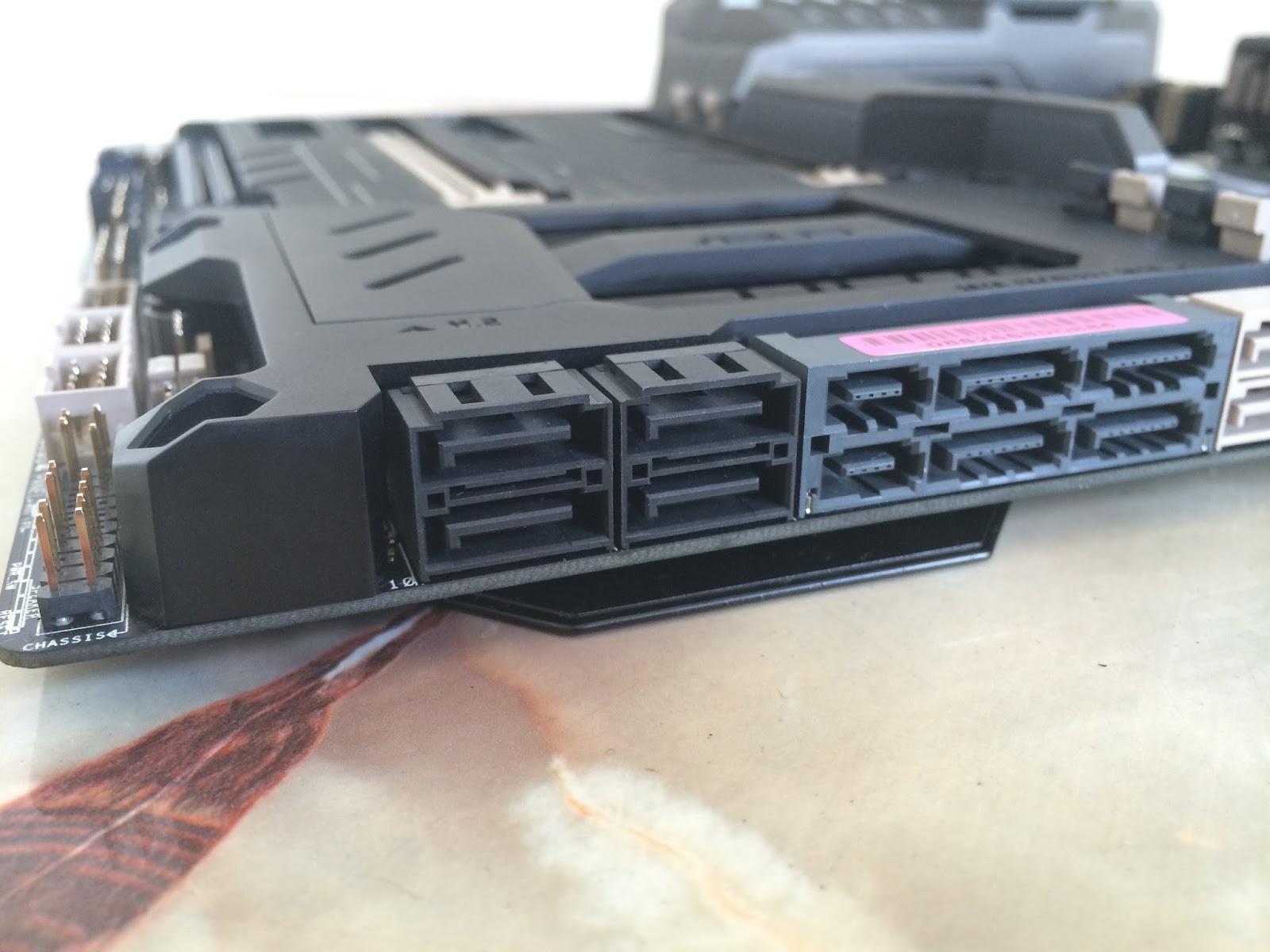 Unboxing & Review: ASUS Sabertooth X99