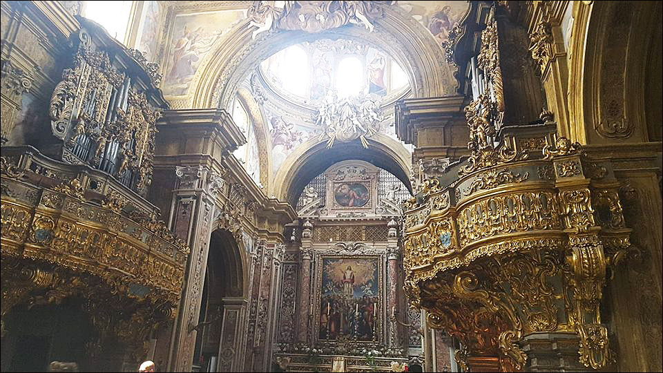 Il Regno: Pilgrimage to the Chiesa di San Gregorio Armeno in Naples