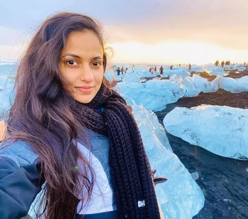 udari warnakulasuriya deep navel full hd photos