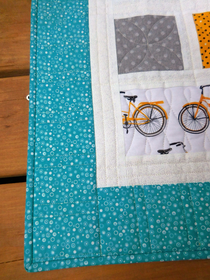 Vicki's Crafts and Quilting: One UFO scoots away