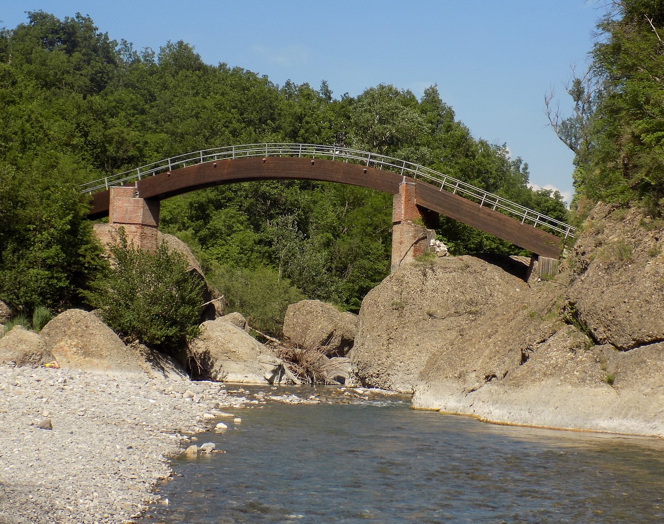 Fotografando...: Dalla Casa Cantoniera alle Strette di Pertuso (AL)