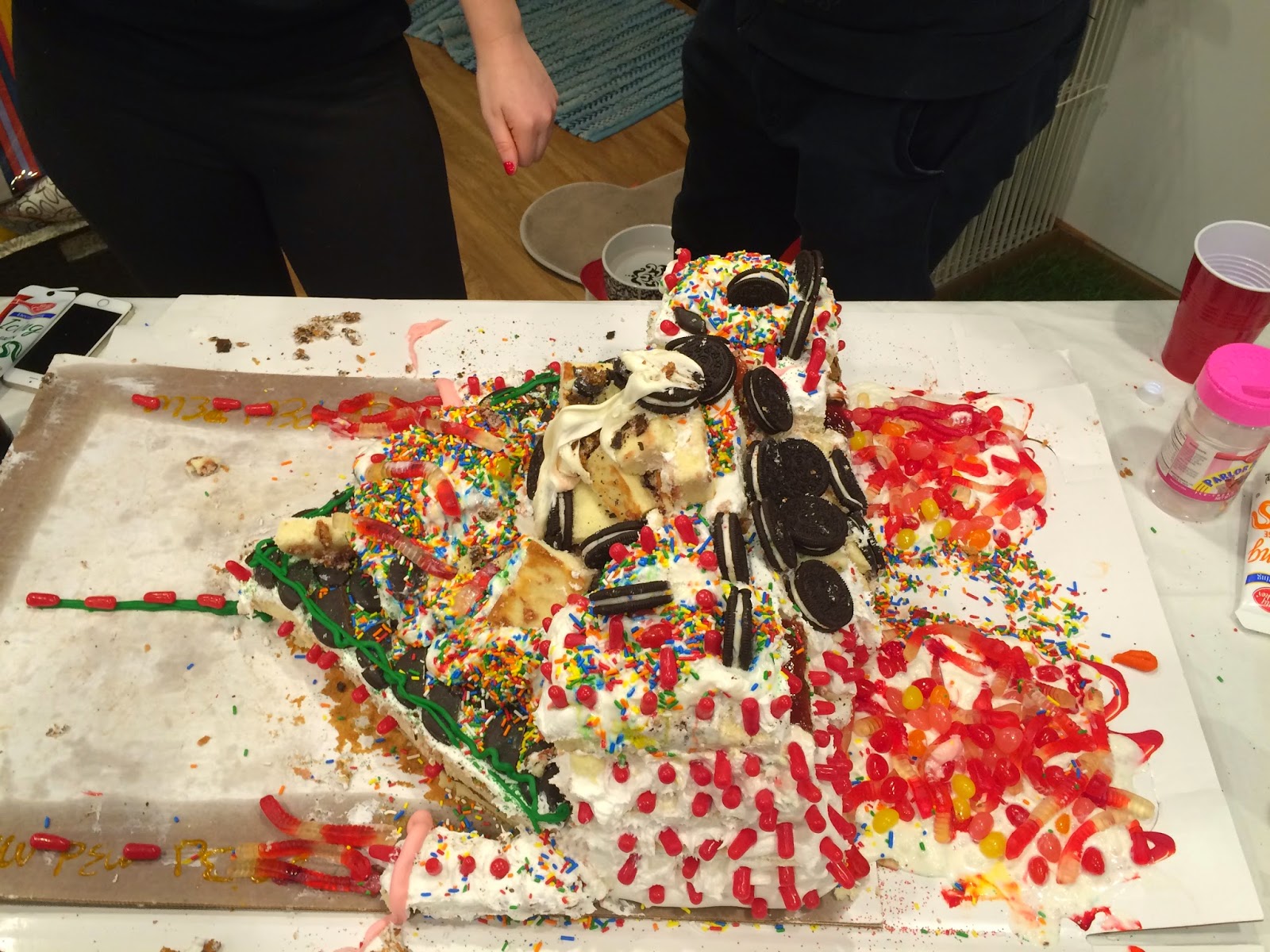 Sweet and Sarcastic: CAKE FIGHT!