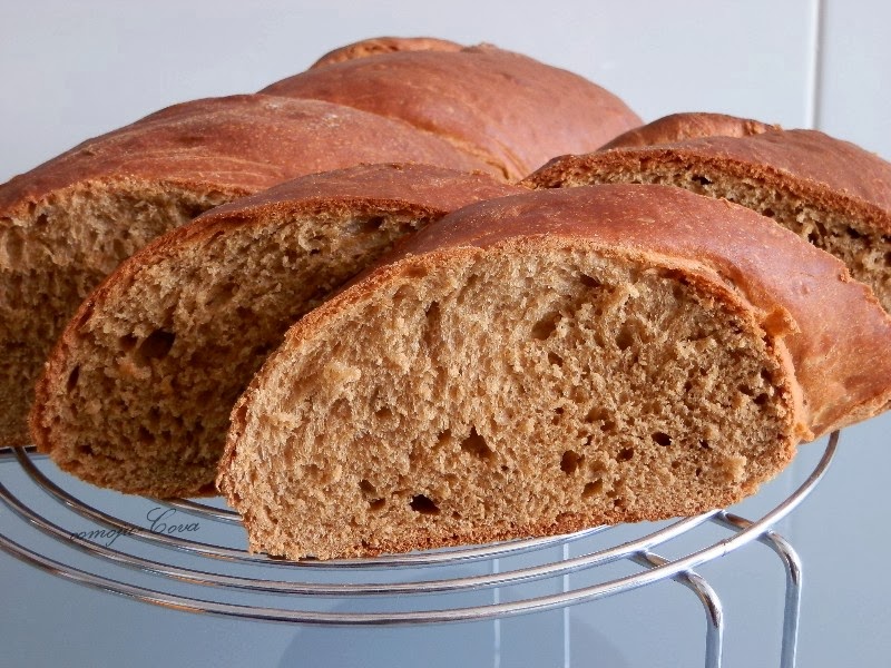Y que una vez que haces tu primer pan, no dejas de prepararlo, no hay nada como el pan casero y ...