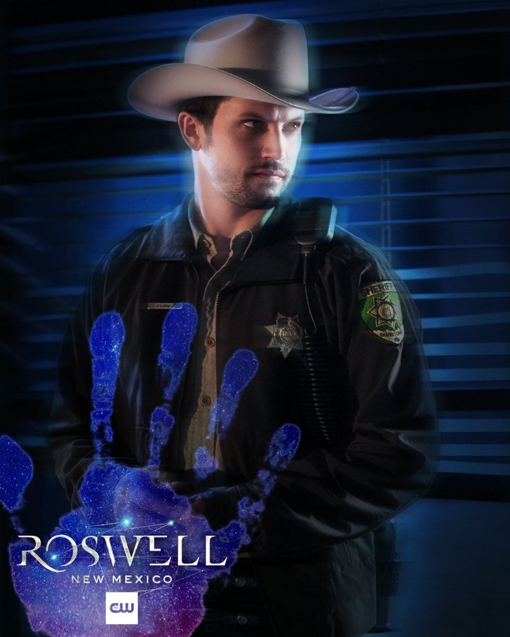 SNEAK PEEK : "Roswell, New Mexico" - Season Two