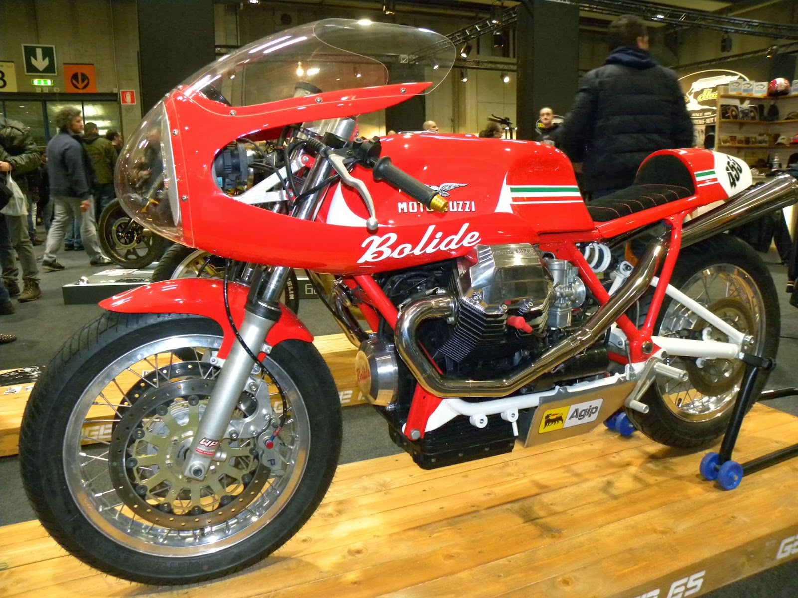 Bolide Guzzi - RocketGarage - Cafe Racer Magazine