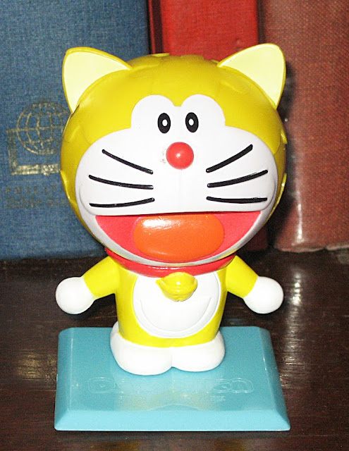 Percy's Fast Food Toy Stories : Yellow Doraemon Character 711