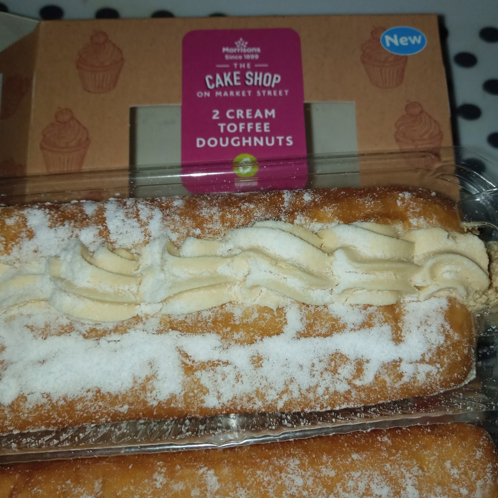 Supersupergirl's Food Reviews: [Review] Morrisons Cream Toffee Doughnuts