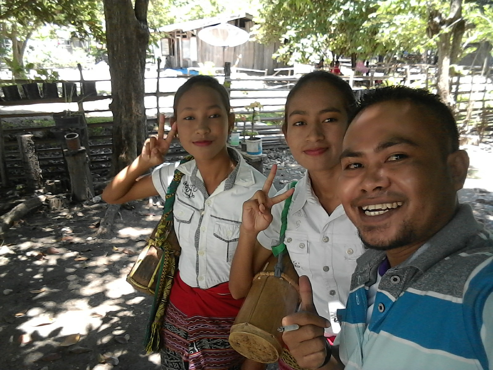 CARA BERPAKAIAN YANG SOPAN