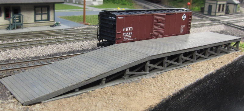 Texas & Pacific - Bonham Division in N Scale: Loading Ramp