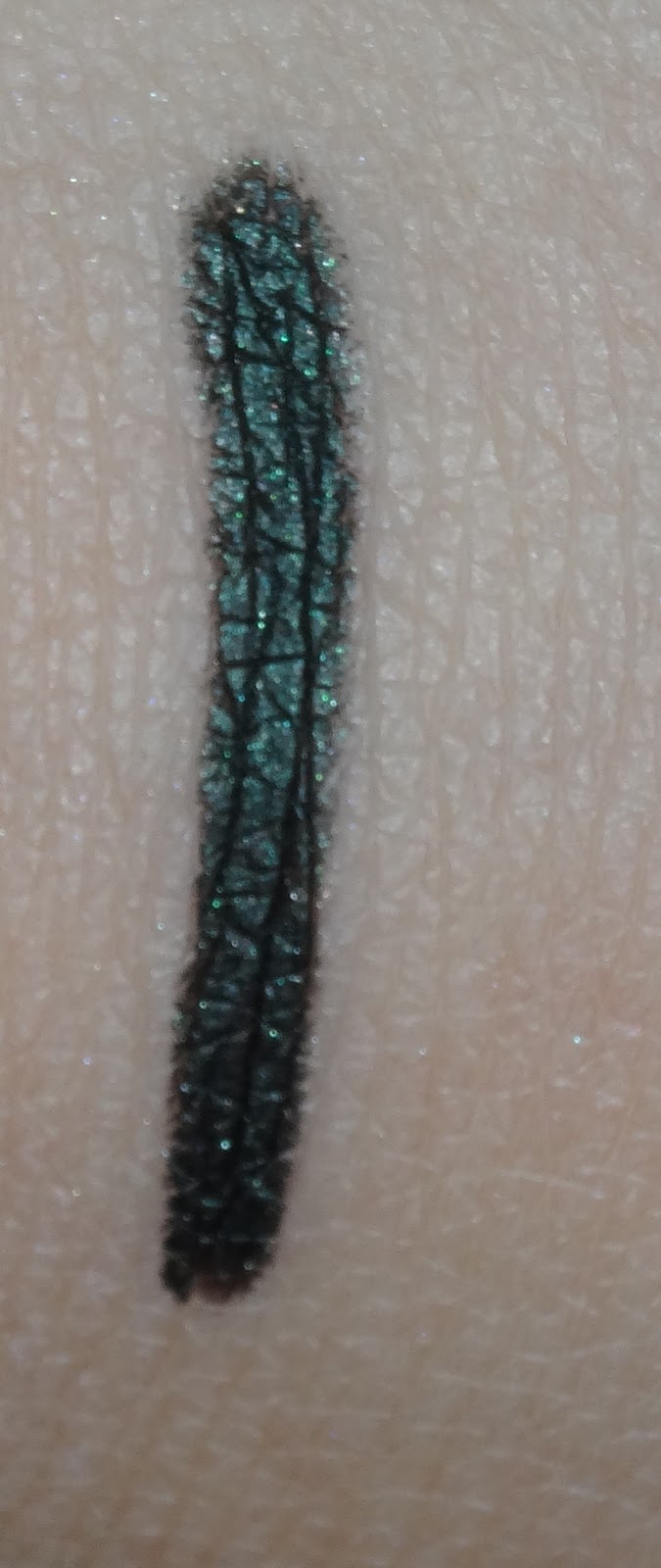 Schni's Beauty Blog: MAC Digit Eyeshadow und Tarnish Eye Kohl