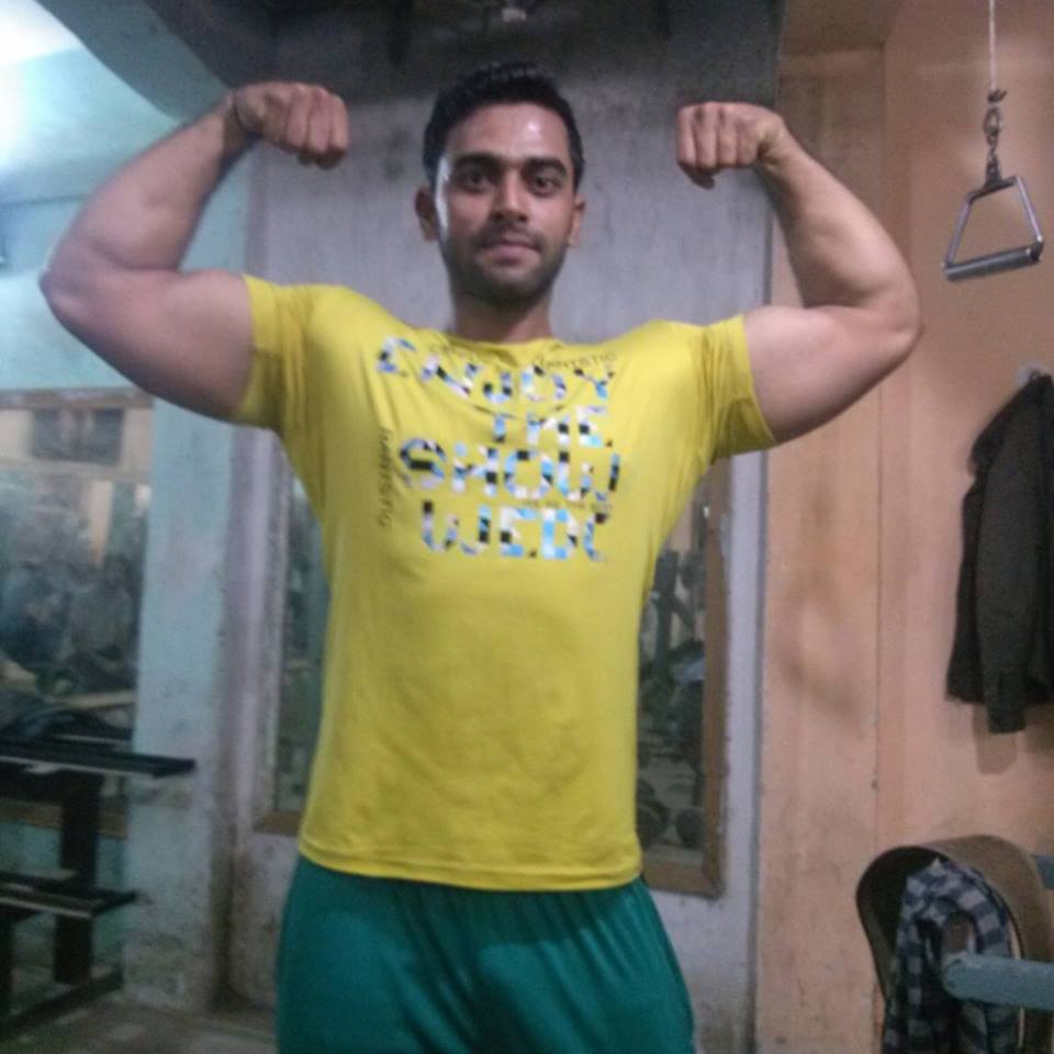 world bodybuilders pictures: cute and attractive pak army bodybuilder irfan mughal from lahore