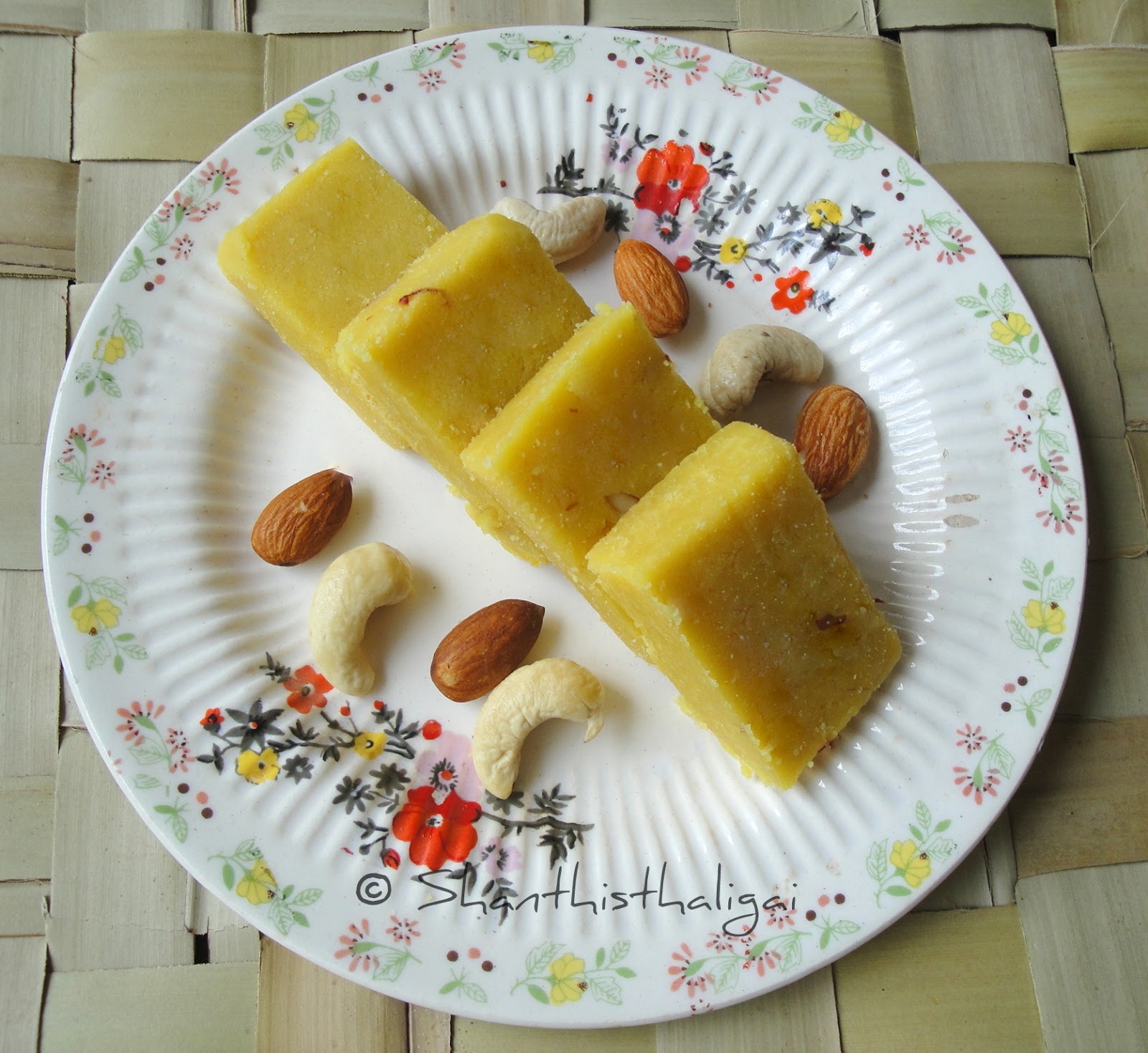 Shanthi Krishnakumar's cook book: CASHEW BADAM KESAR BURFI / KAJU BADAM ...