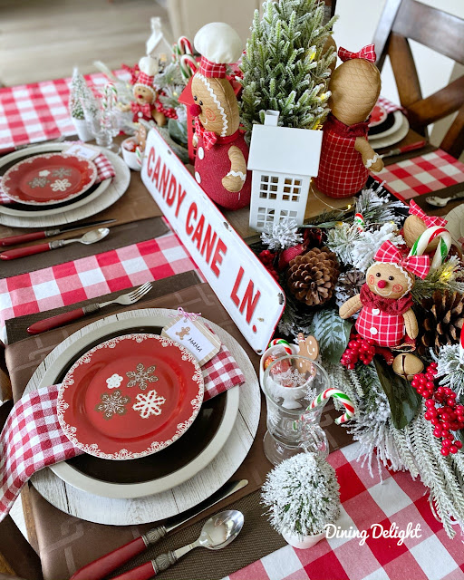 Dining Delight: Gingerbread Themed Christmas Tablescape