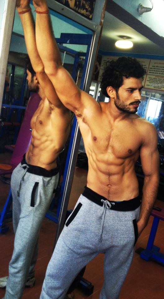 Shirtless Bollywood Men: Manoj Sharma