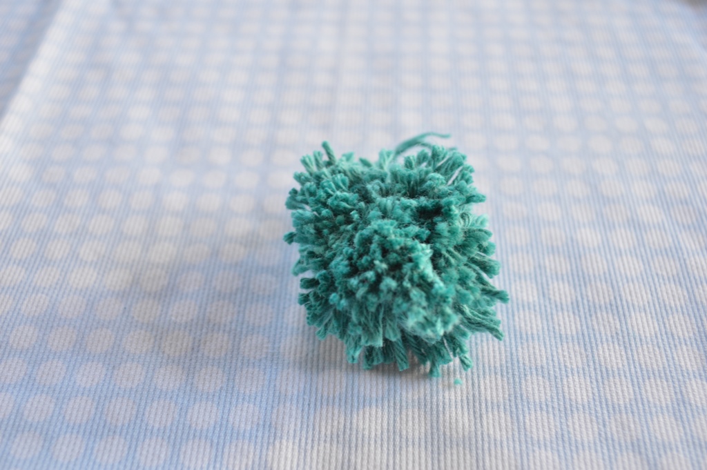 Pompones en dos minutos y con un tenedor - Elenarte