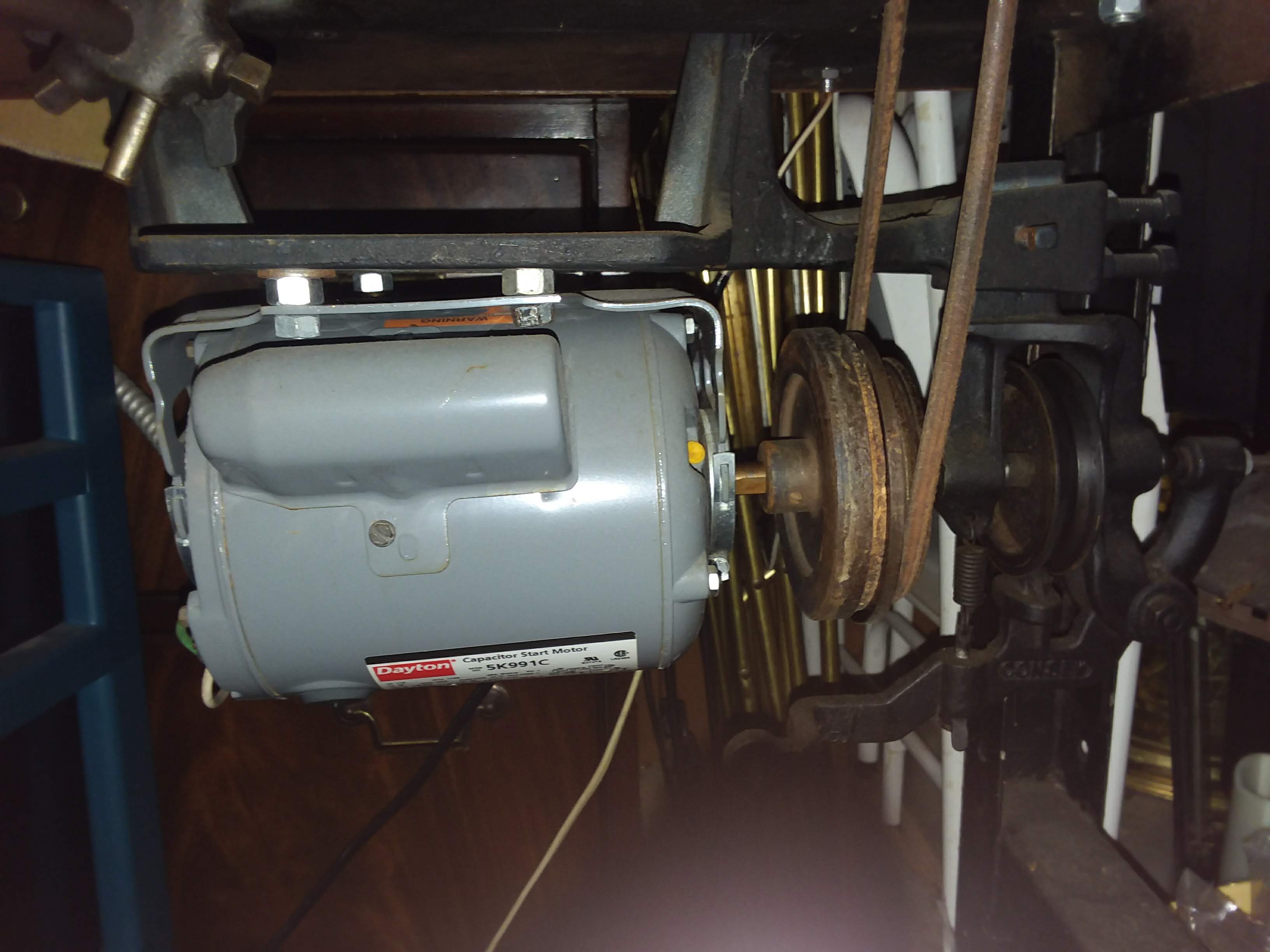 Singer 31-15 Industrial Sewing Machine