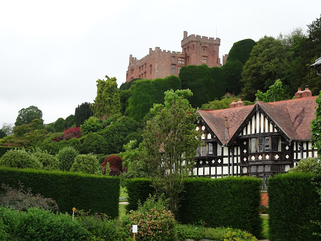Vintage Vixen: I Capture The Castle