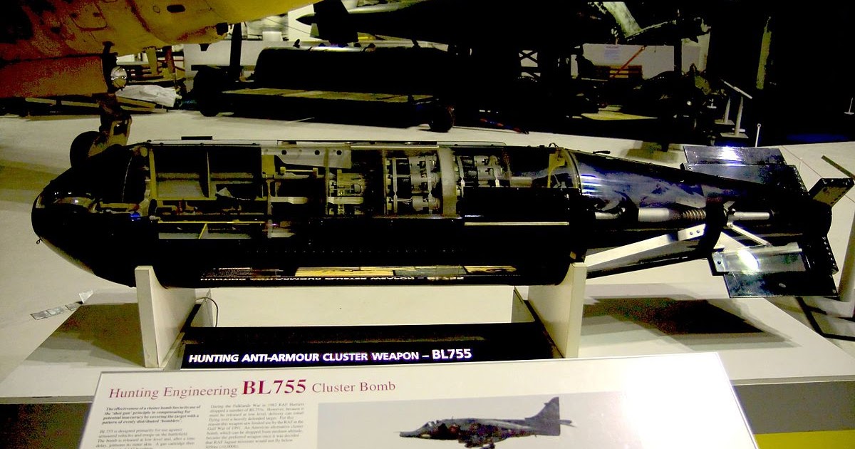 Оружие массового поражения: Британская кассетная бомба BL755