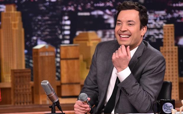 Jimmy Fallon Talks About Hand Injury On "Tonight Show"