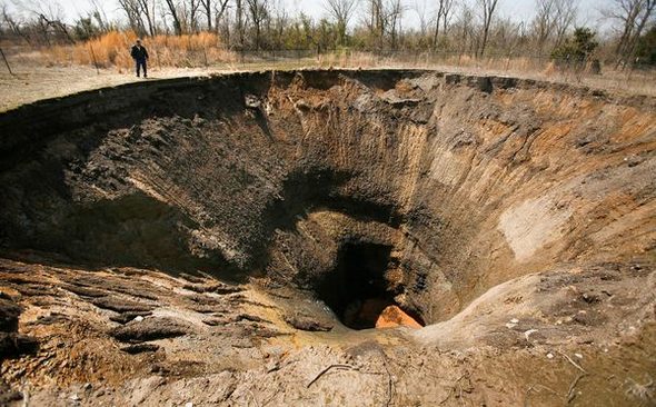 INFORMATIONS: 9 World Famous Pits and Sinkholes Photo Gallery