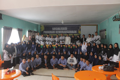 SMA Raudhatul Jannah Sosialisasikan Program Kewirausahaan