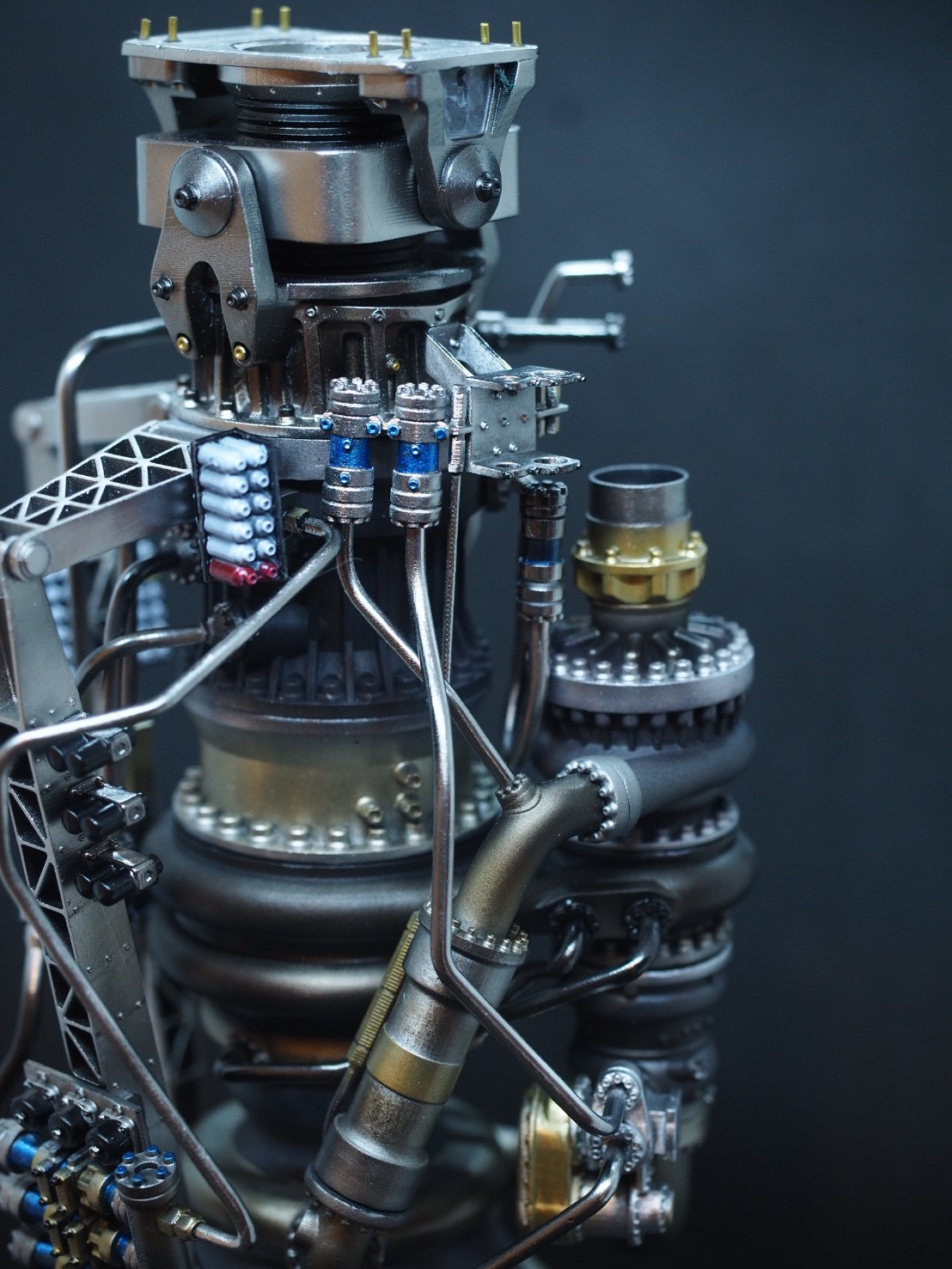 Hugo's Little Corner: 新人類的基石 - 1/12 Raptor Engine!