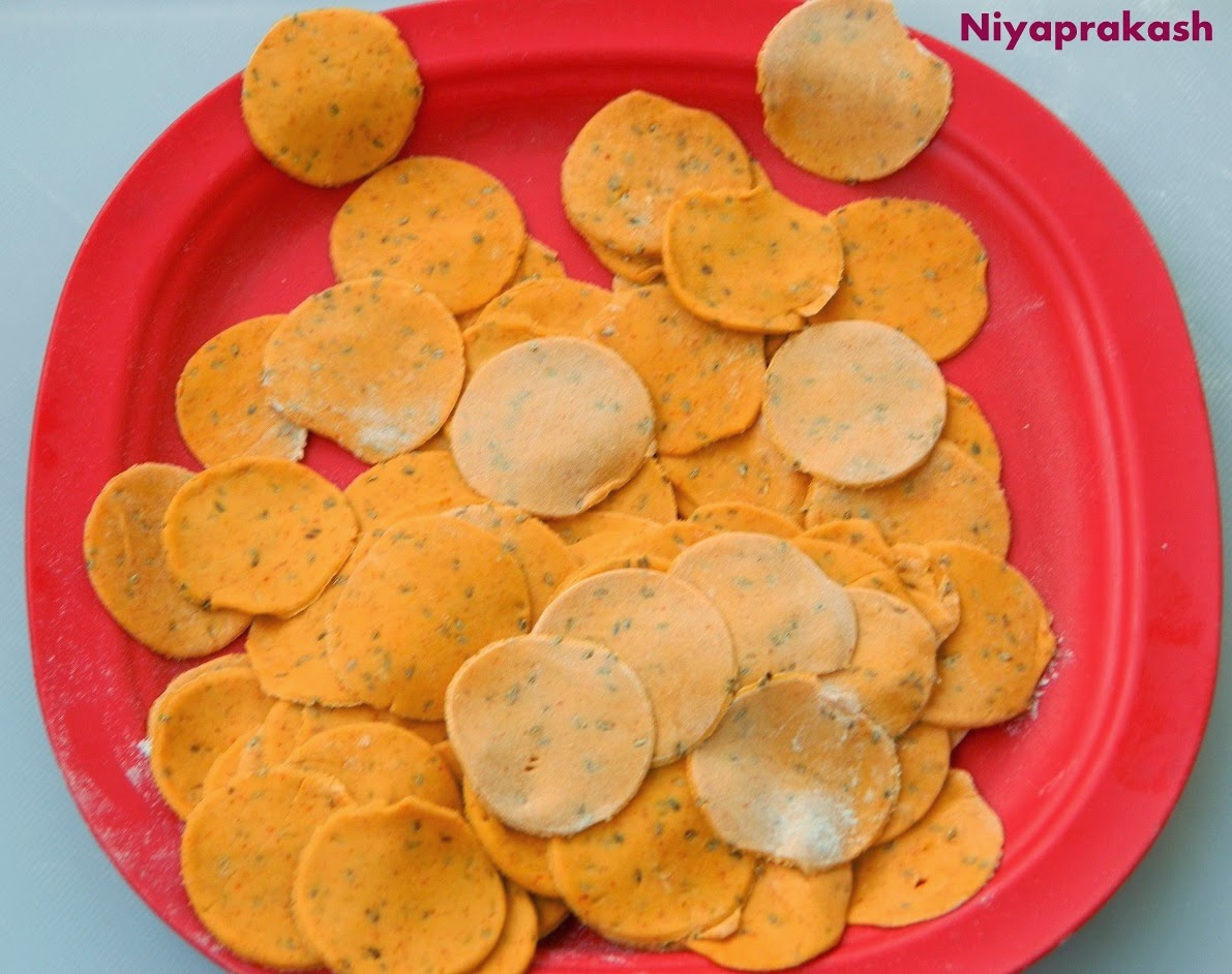 Niya's World: Masala Crackers