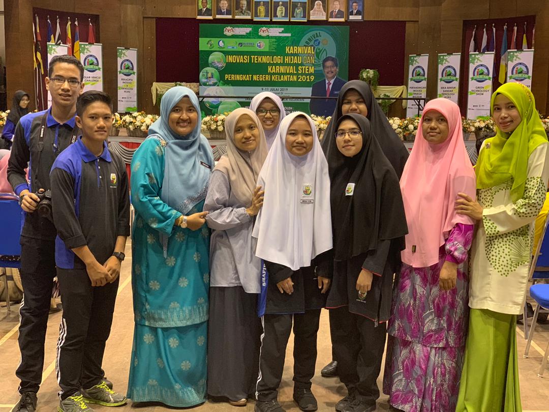SMK AGAMA MELOR: SMKA Melor Johan Pertandingan Roket Air Sempena ...