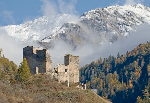 Tschanüff Castle, Valsot, Switzerland (with Map & Photos)
