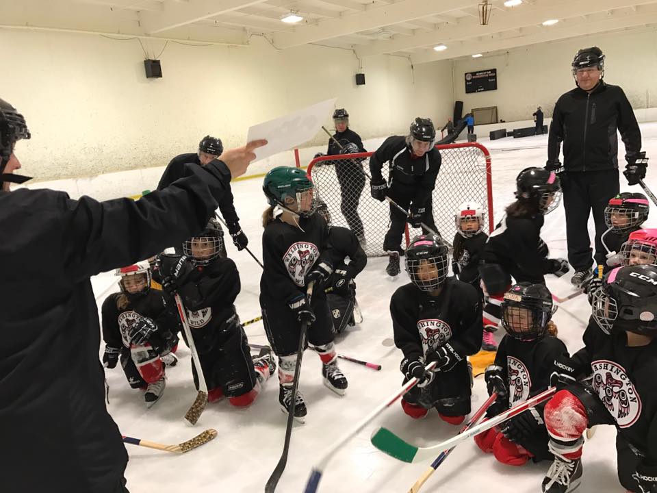 Shoreline Area News: Graduation ceremony for 24 new female hockey players