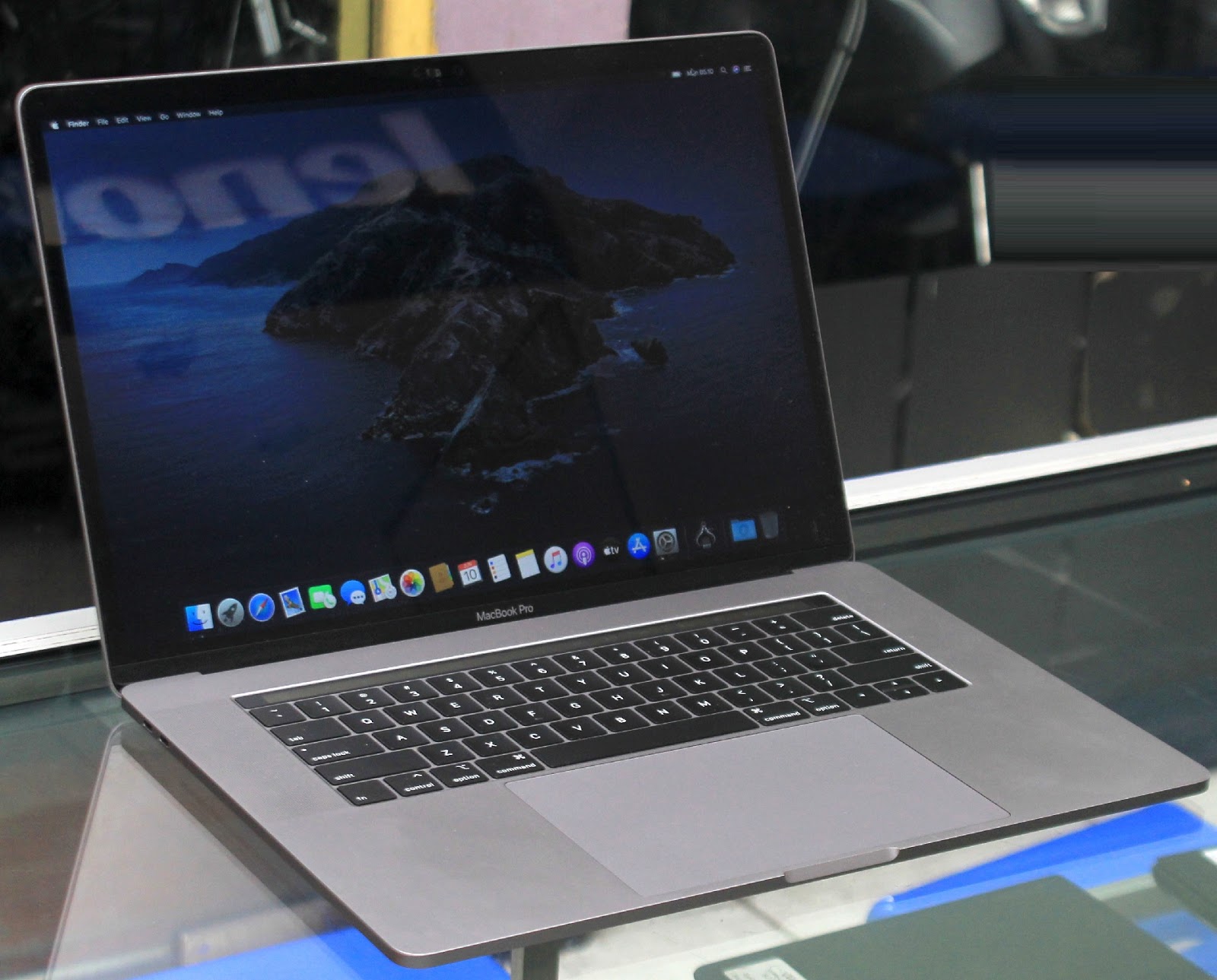 Jual Macbook Pro Retina 15 TouchBar Core i7 Mid 2018 | Jual Beli Laptop ...