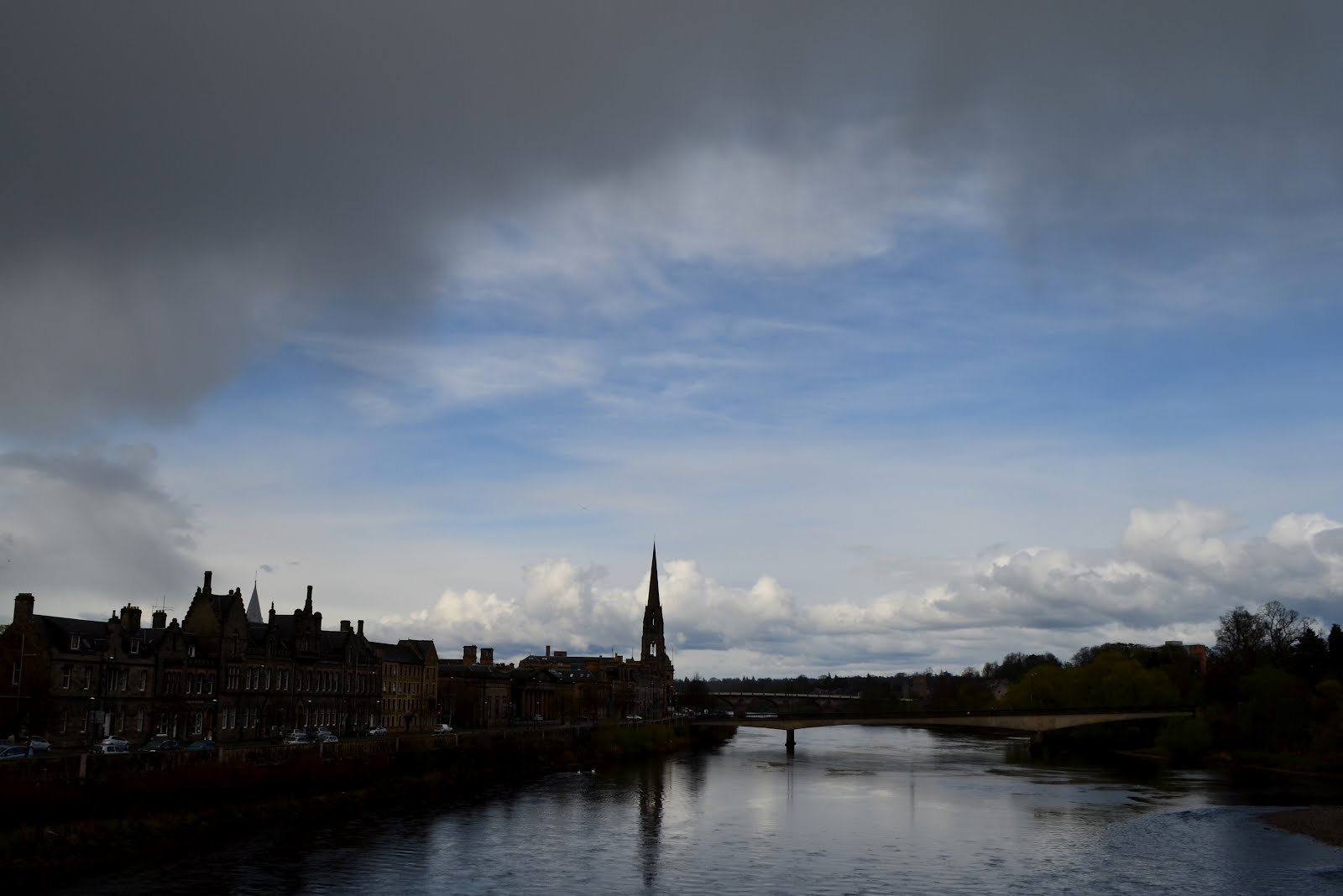 Tour Scotland: Tour Scotland Photographs Rain Clouds River Tay Perth ...