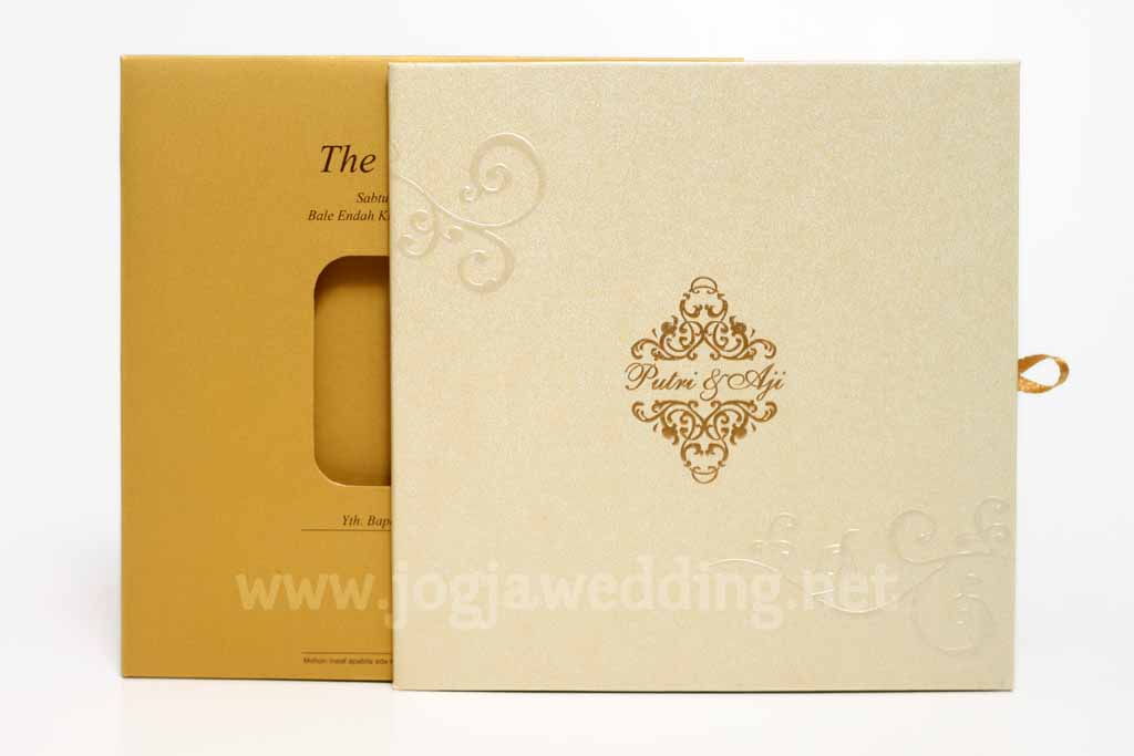Bingkai Undangan Pernikahan Elegan Gold - Undangan pernikaan gold motif ...