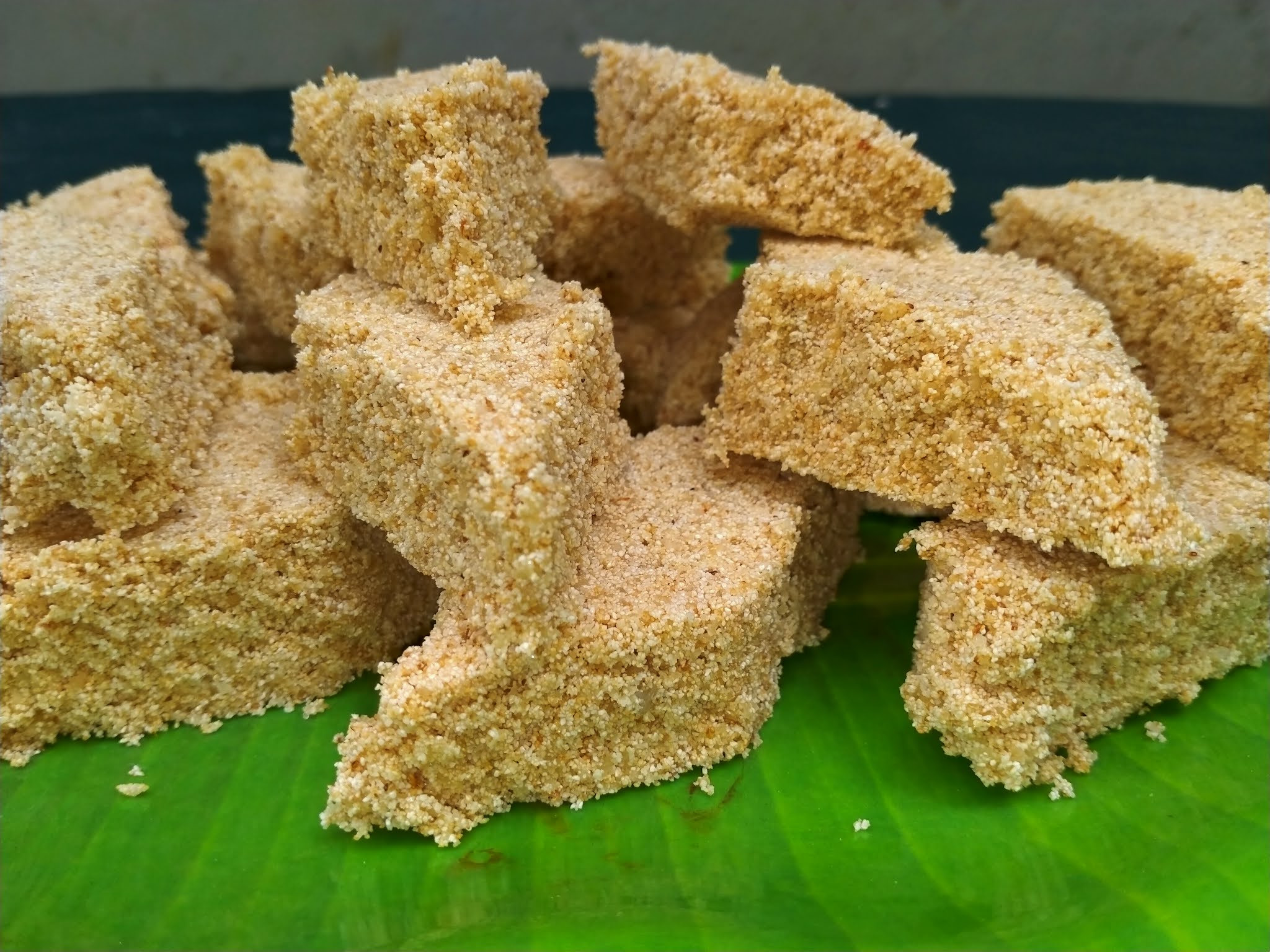 Semolina Aluwa Recipe | Rulan Aluwa | Semolina sweet
