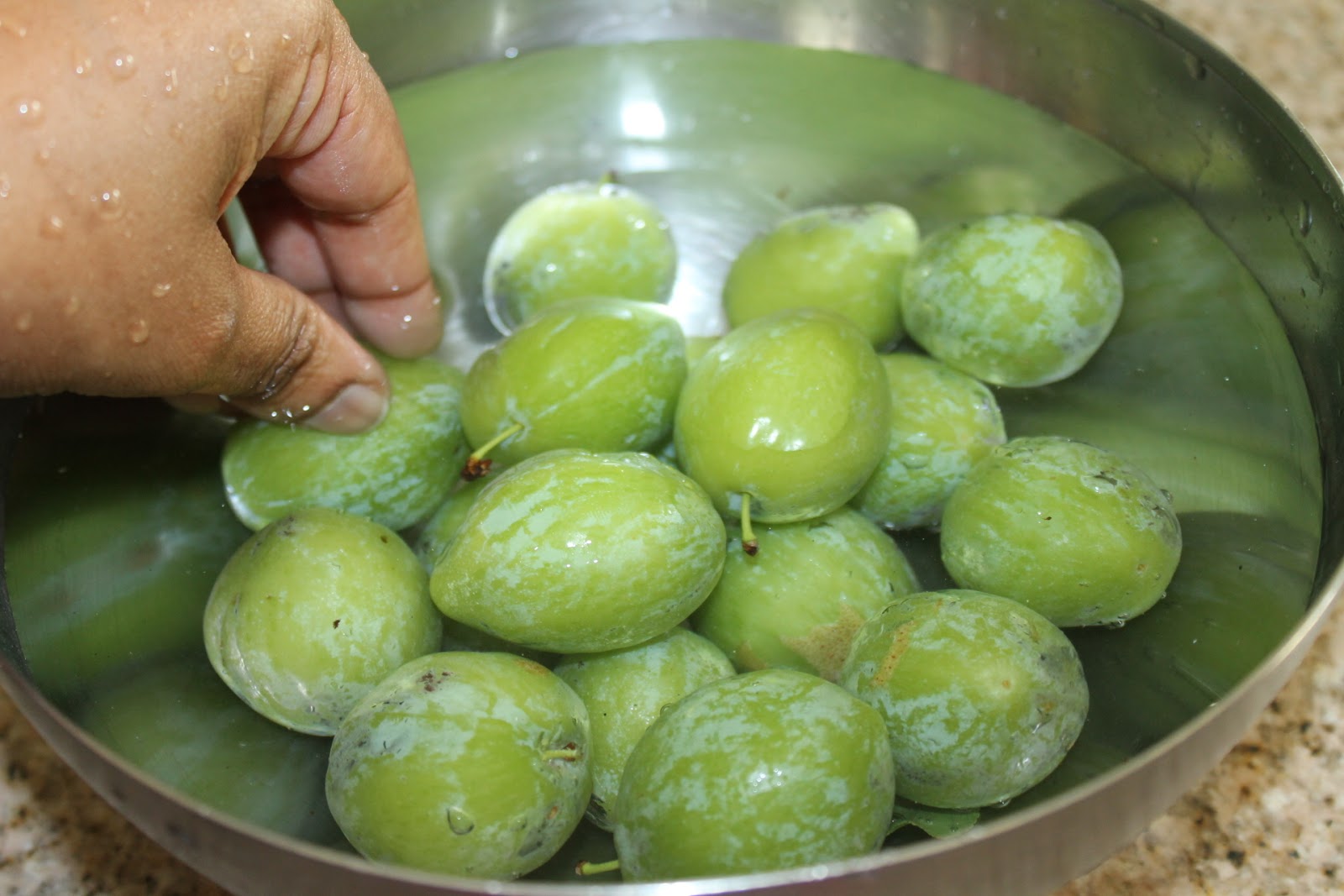 VineelaSiva: Raw Plums Pickle