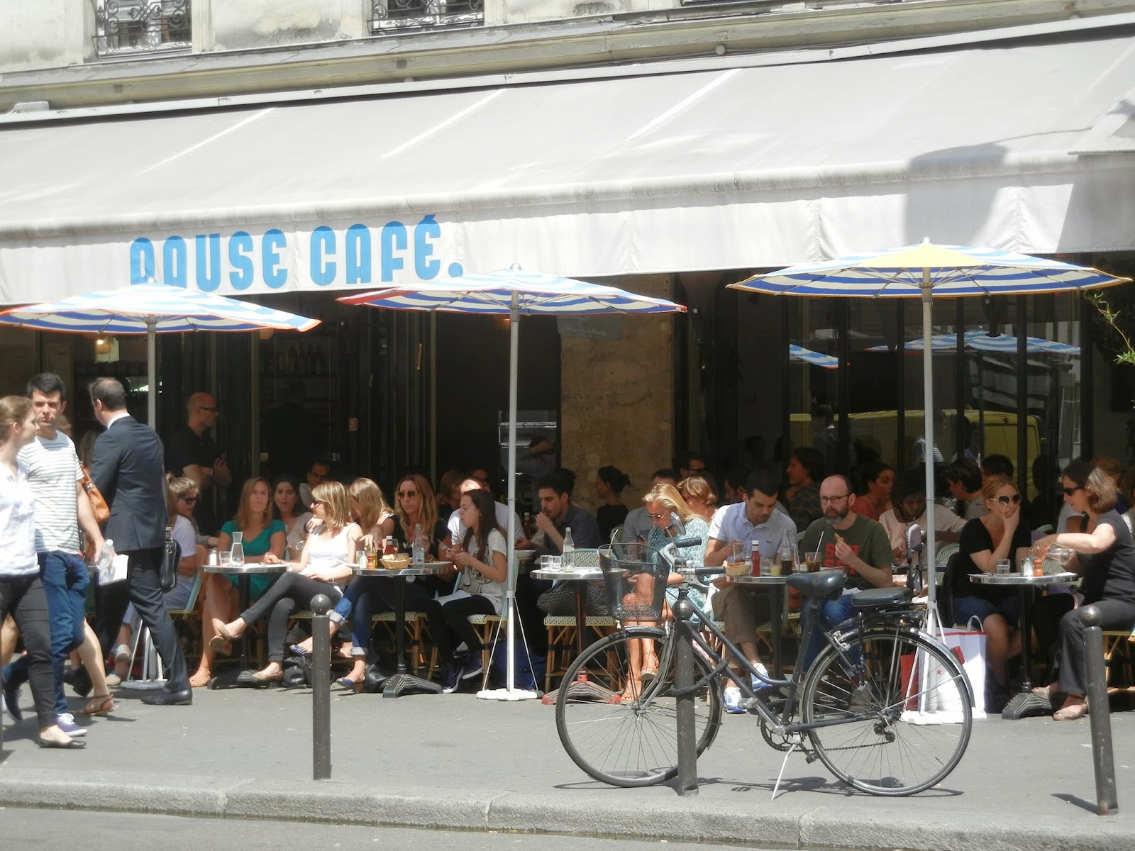 The Local Global World with Peter Wik: Rue de Charonne - Pause Café, Paris