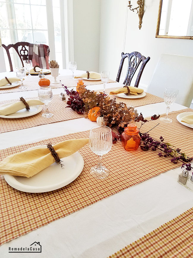 10 Tips on How to Set a Pretty Thanksgiving Table on a Budget ...