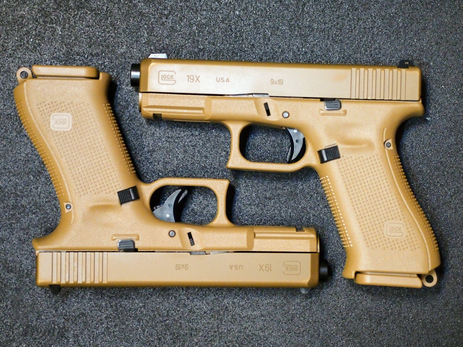 Mister Donut's Firearms Blog: Glock 19x Canadian version