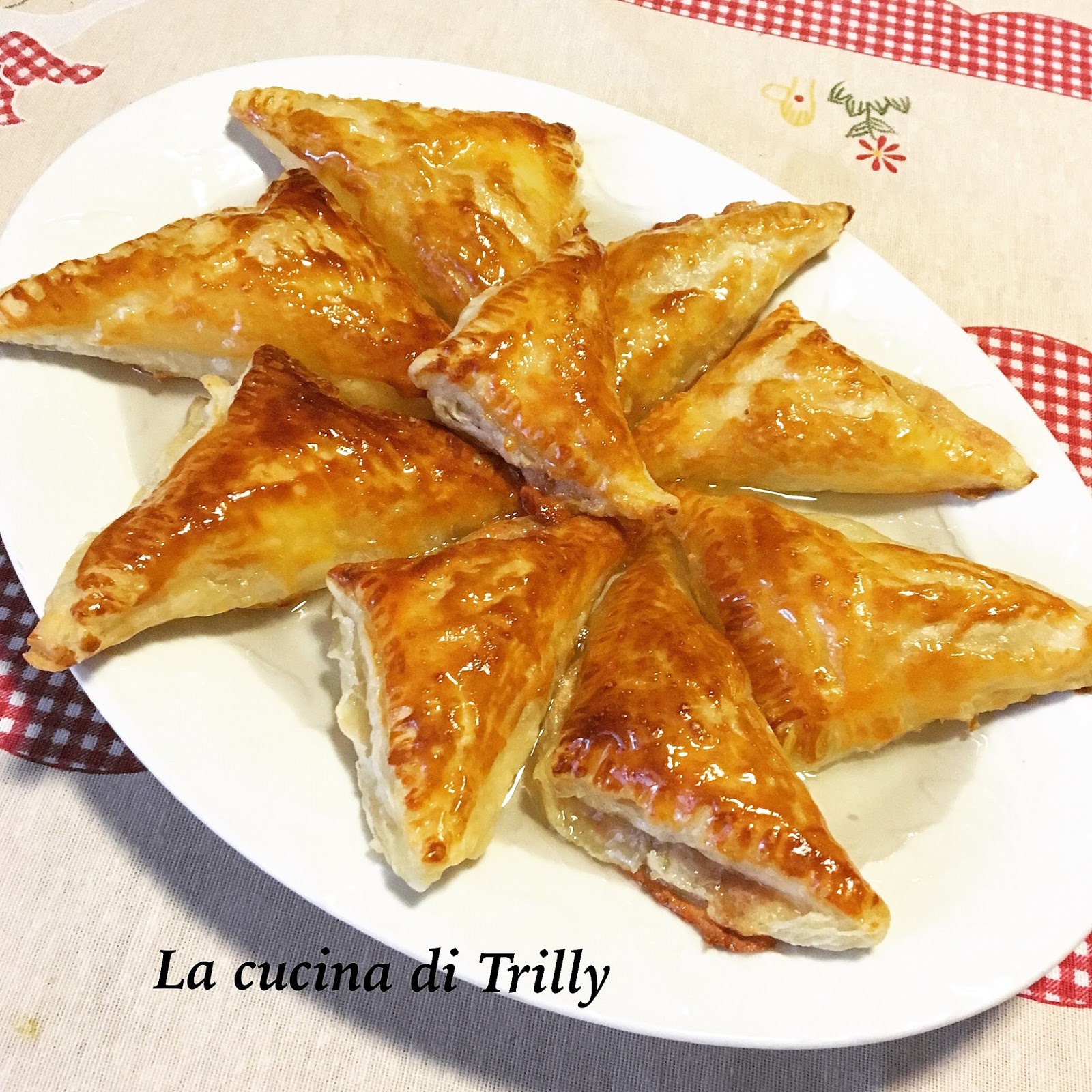 In cucina con Trilly : Triangoli di pasta sfoglia con le noci