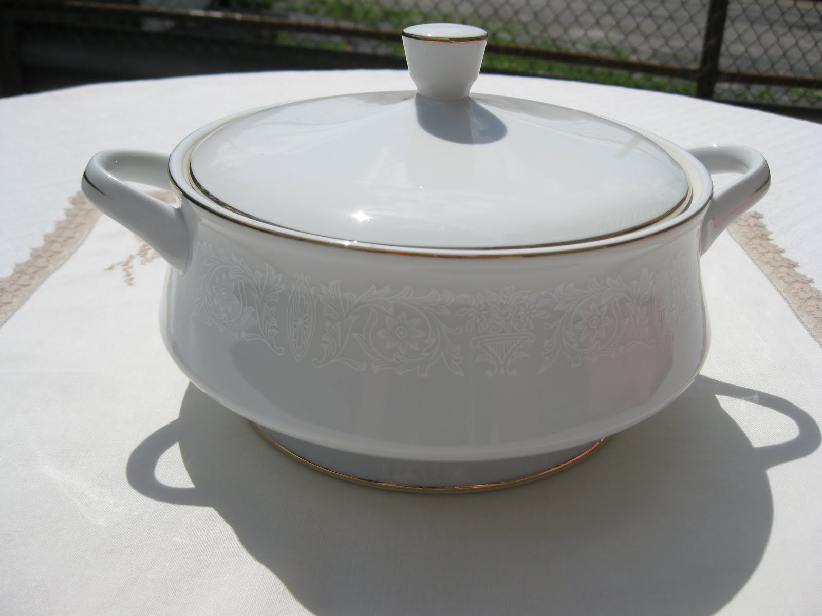 hazeleyes767 Explores Glassware History, Info: Meito China - A Little ...