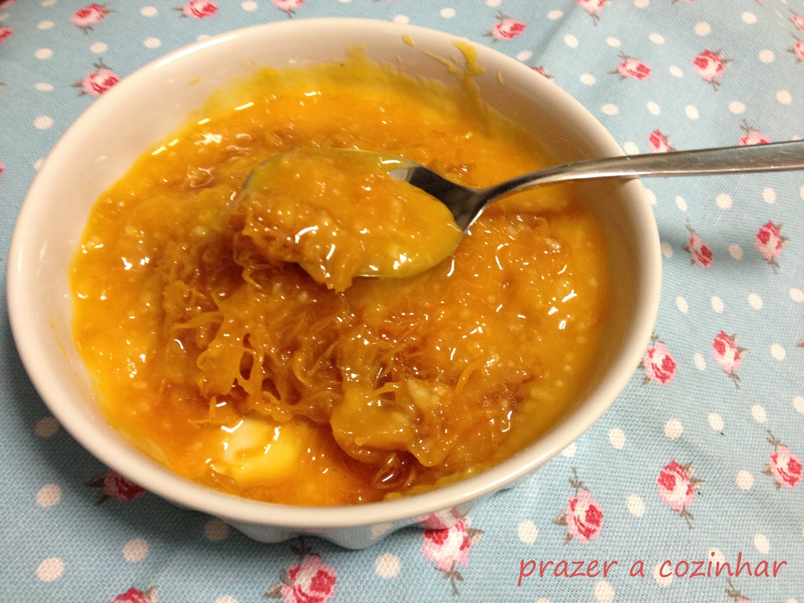 PRAZER A COZINHAR: Doce de ovos moles e fios de ovos