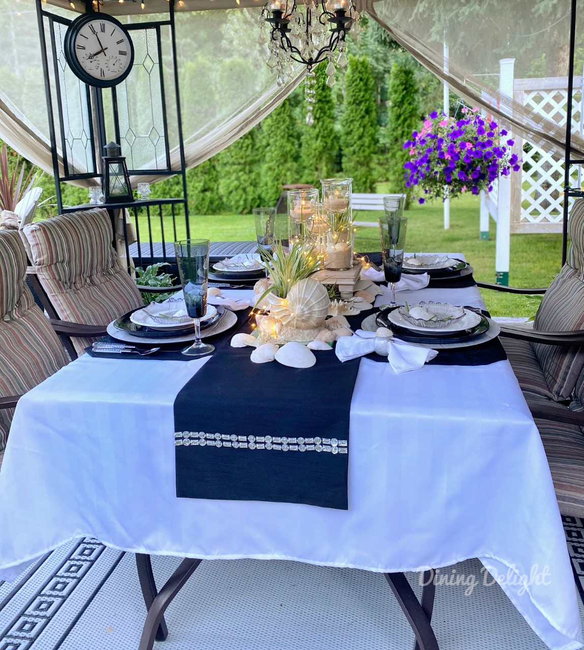 Dining Delight: Coastal Themed Tablescape in Black & White