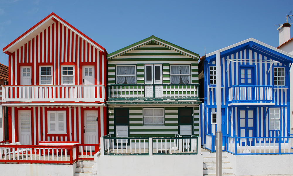 Porque será que as casas da Costa Nova são às riscas?