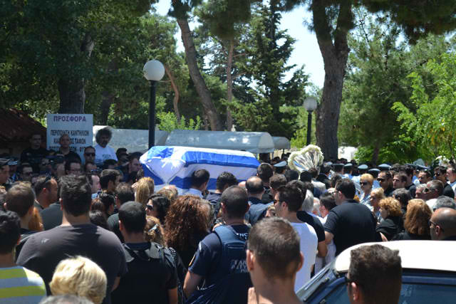 ΑΝΗΜΕΡΑ ΣΤΑ ΓΕΝΕΘΛΙΑ ΤΟΥ ΚΗΔΕΥΤΗΚΕ ΣΗΜΕΡΑ Ο ΑΣΤΥΝΟΜΙΚΟΣ ΠΟΥ ΔΟΛΟΦΟΝΗΣΑΝ ...