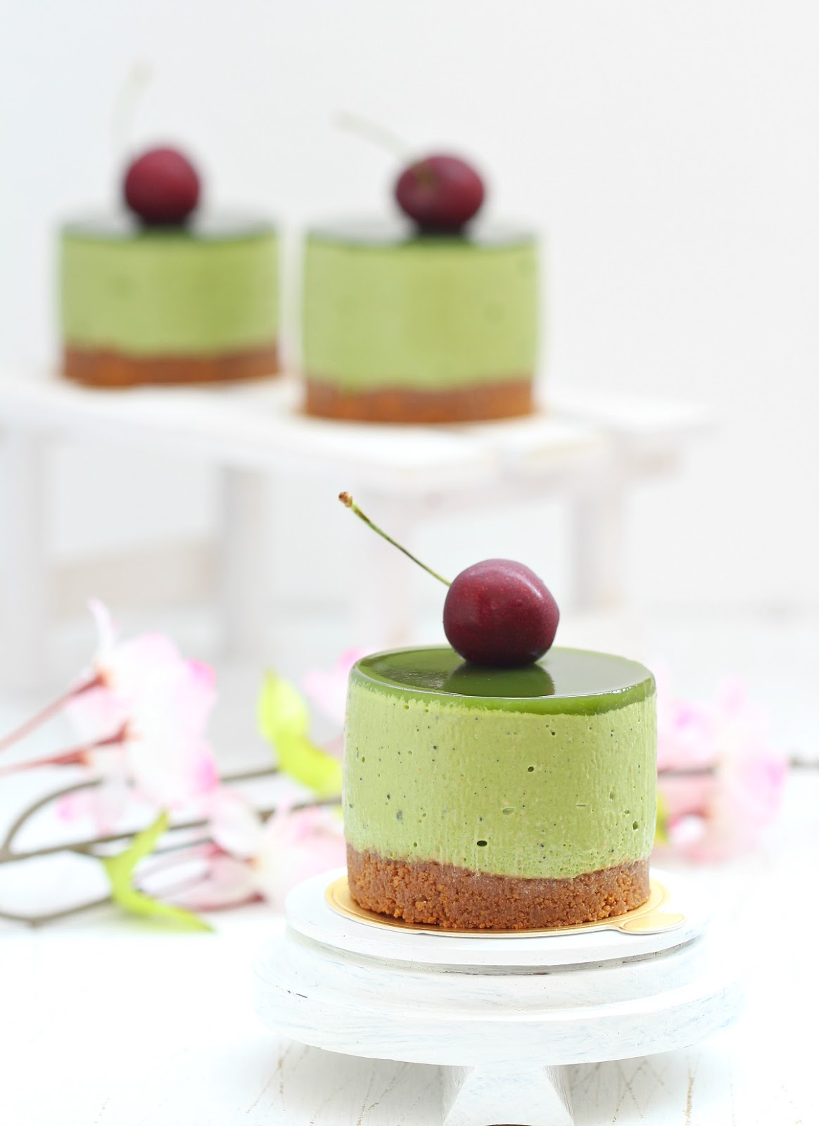 Matcha mascarpone cream mousse cakes