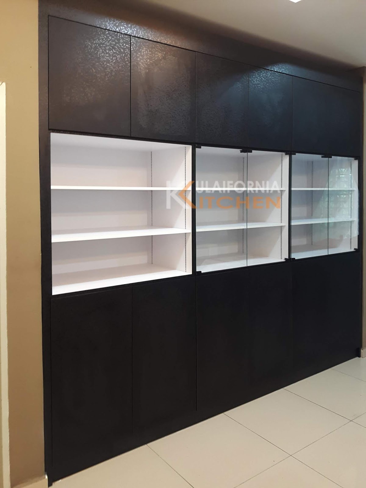 Furniture and kitchen cabinet: Display Wardrobe