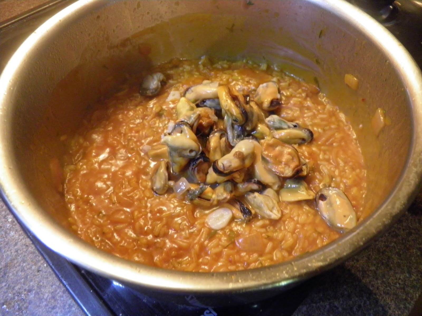 local-kiwi-alien: Greek mussels and rice