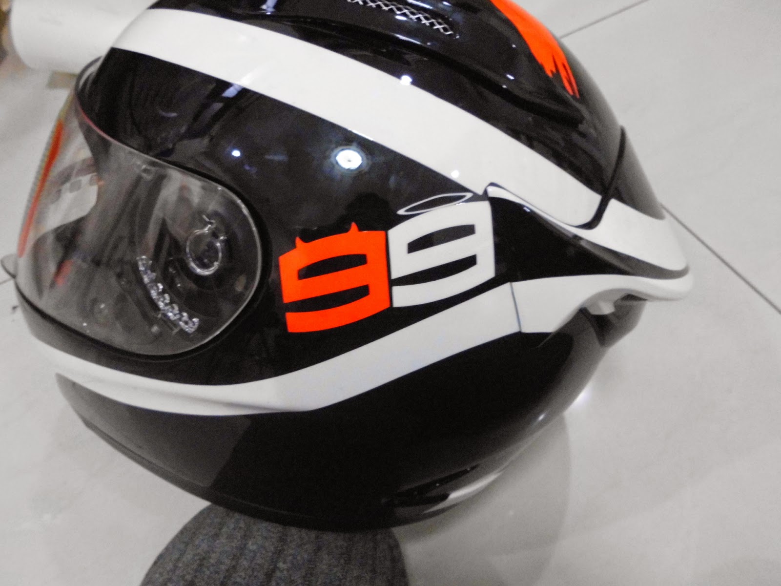 Tips Memasang Cutting Sticker Pada Helm ( Cara Ampuh ) : Pasang Cutting ...