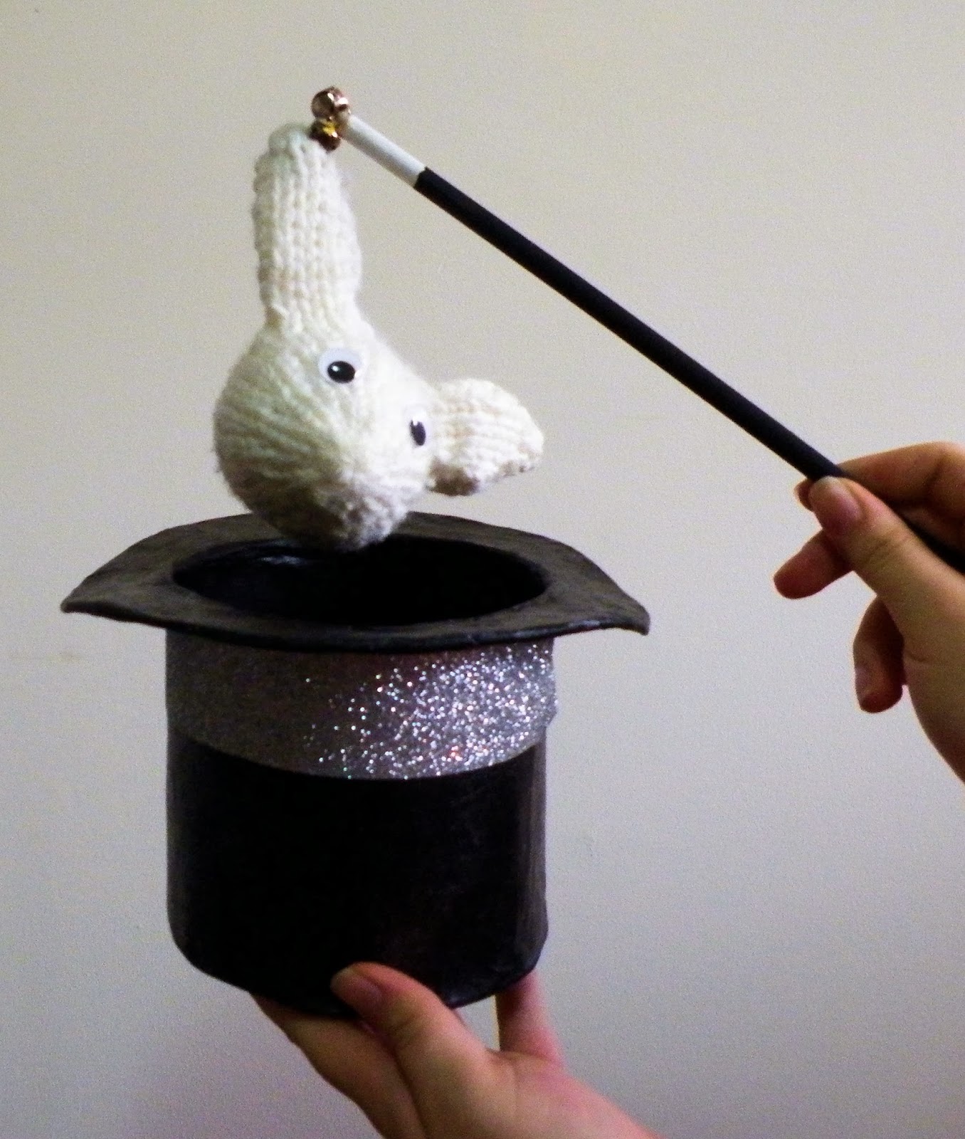 The Loom Muse : How to make a baby magicians hat and wand